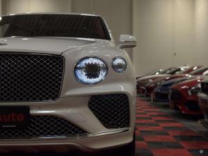 Balts Bentley Bentayga 2022 Viļņa, ar dzinēja tilpumu 4.00 L un nobraukumu 11 tūkst. km par 136000 €, foto 8 vietnē AUTOMOTO.COM.LV