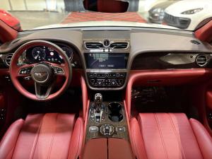 Balts Bentley Bentayga 2022 Viļņa, ar dzinēja tilpumu 4.00 L un nobraukumu 11 tūkst. km par 136000 €, foto 20 vietnē AUTOMOTO.COM.LV