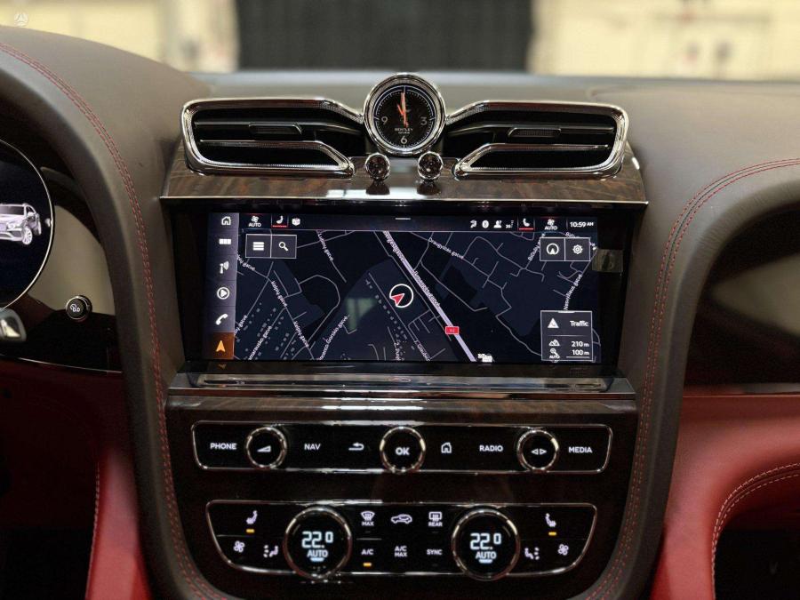 Balts Bentley Bentayga 2022 Viļņa, ar dzinēja tilpumu 4.00 L un nobraukumu 11 tūkst. km par 136000 €, foto 27 vietnē AUTOMOTO.COM.LV