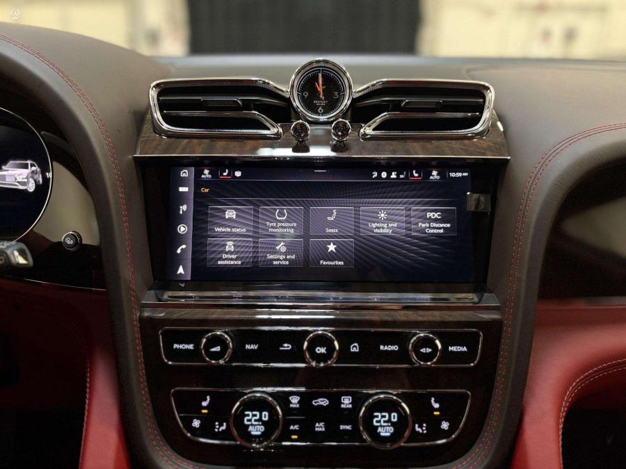 Balts Bentley Bentayga 2022 Viļņa, ar dzinēja tilpumu 4.00 L un nobraukumu 11 tūkst. km par 136000 €, foto 28 vietnē AUTOMOTO.COM.LV
