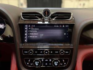 Balts Bentley Bentayga 2022 Viļņa, ar dzinēja tilpumu 4.00 L un nobraukumu 11 tūkst. km par 136000 €, foto 30 vietnē AUTOMOTO.COM.LV