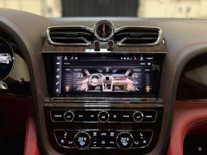Balts Bentley Bentayga 2022 Viļņa, ar dzinēja tilpumu 4.00 L un nobraukumu 11 tūkst. km par 136000 €, foto 31 vietnē AUTOMOTO.COM.LV