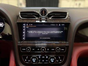Balts Bentley Bentayga 2022 Viļņa, ar dzinēja tilpumu 4.00 L un nobraukumu 11 tūkst. km par 136000 €, foto 32 vietnē AUTOMOTO.COM.LV