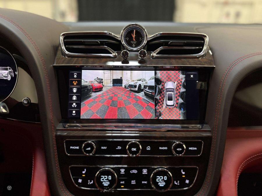 Balts Bentley Bentayga 2022 Viļņa, ar dzinēja tilpumu 4.00 L un nobraukumu 11 tūkst. km par 136000 €, foto 33 vietnē AUTOMOTO.COM.LV