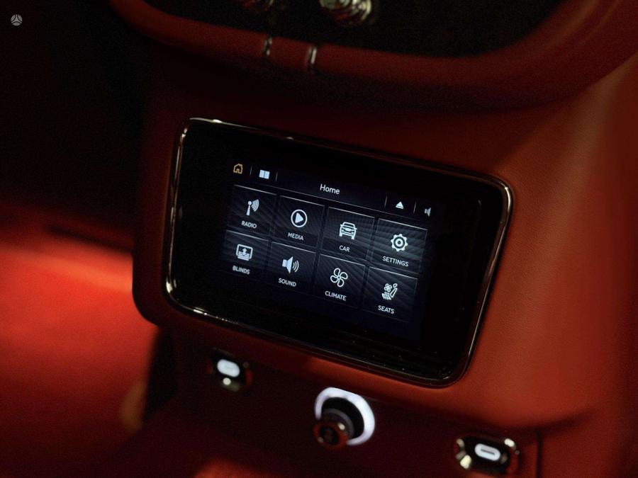 Balts Bentley Bentayga 2022 Viļņa, ar dzinēja tilpumu 4.00 L un nobraukumu 11 tūkst. km par 136000 €, foto 37 vietnē AUTOMOTO.COM.LV