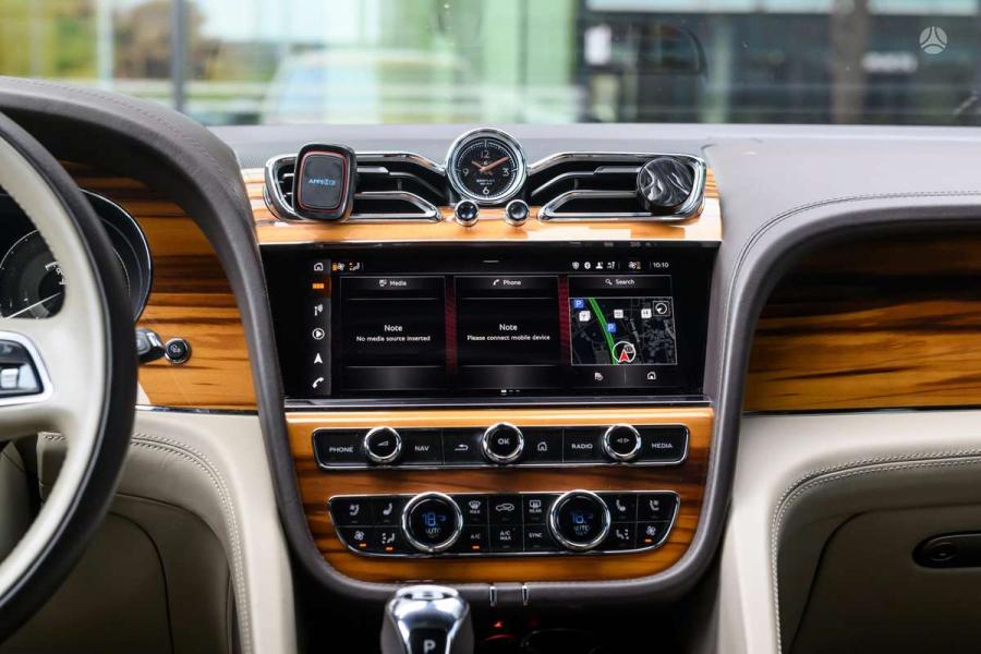 Dzeltens Bentley Bentayga 2022 Viļņa, ar dzinēja tilpumu 4.00 L un nobraukumu 79 tūkst. km par 167000 €, foto 18 vietnē AUTOMOTO.COM.LV