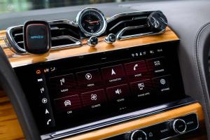 Dzeltens Bentley Bentayga 2022 Viļņa, ar dzinēja tilpumu 4.00 L un nobraukumu 79 tūkst. km par 167000 €, foto 19 vietnē AUTOMOTO.COM.LV