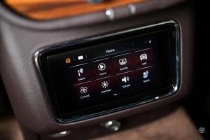 Dzeltens Bentley Bentayga 2022 Viļņa, ar dzinēja tilpumu 4.00 L un nobraukumu 79 tūkst. km par 167000 €, foto 26 vietnē AUTOMOTO.COM.LV