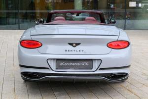 Black Bentley Continental 2020 in Vilnius, with an engine capacity of 5.95 L and mileage of 43 thousand km for 173000 €, photo 5 on AUTOMOTO.COM.LV