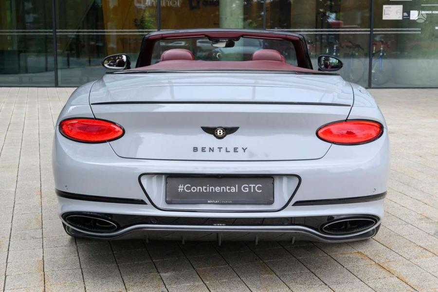 Black Bentley Continental 2020 in Vilnius, with an engine capacity of 5.95 L and mileage of 43 thousand km for 173000 €, photo 5 on AUTOMOTO.COM.LV