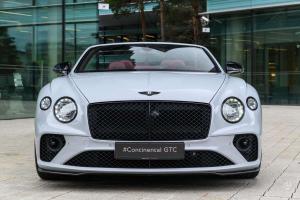 Black Bentley Continental 2020 in Vilnius, with an engine capacity of 5.95 L and mileage of 43 thousand km for 173000 €, photo 9 on AUTOMOTO.COM.LV