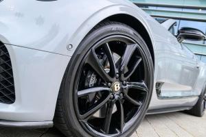 Black Bentley Continental 2020 in Vilnius, with an engine capacity of 5.95 L and mileage of 43 thousand km for 173000 €, photo 12 on AUTOMOTO.COM.LV