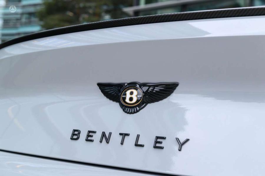 Black Bentley Continental 2020 in Vilnius, with an engine capacity of 5.95 L and mileage of 43 thousand km for 173000 €, photo 13 on AUTOMOTO.COM.LV