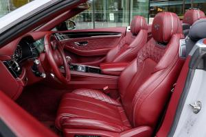 Black Bentley Continental 2020 in Vilnius, with an engine capacity of 5.95 L and mileage of 43 thousand km for 173000 €, photo 15 on AUTOMOTO.COM.LV