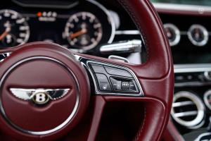 Black Bentley Continental 2020 in Vilnius, with an engine capacity of 5.95 L and mileage of 43 thousand km for 173000 €, photo 20 on AUTOMOTO.COM.LV