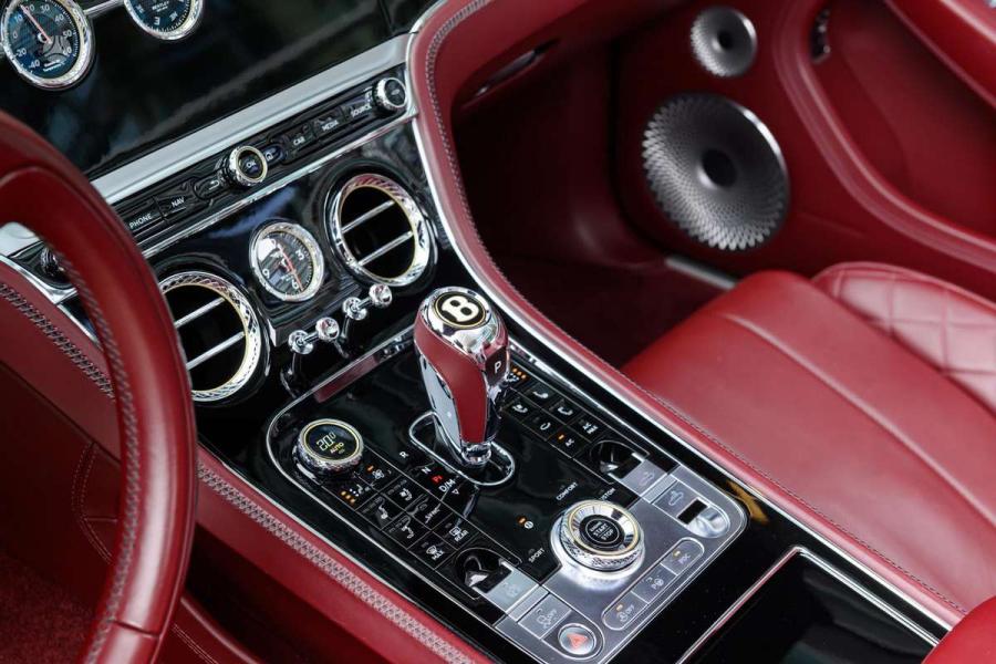 Black Bentley Continental 2020 in Vilnius, with an engine capacity of 5.95 L and mileage of 43 thousand km for 173000 €, photo 25 on AUTOMOTO.COM.LV