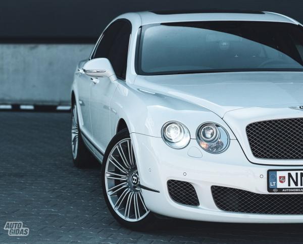 Balts Bentley continental-flying-spur 2010 Šauļi, ar dzinēja tilpumu 6.00 L un nobraukumu 32 tūkst. km par 36999 €, foto 1 vietnē AUTOMOTO.COM.LV