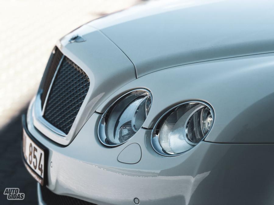 Balts Bentley continental-flying-spur 2010 Šauļi, ar dzinēja tilpumu 6.00 L un nobraukumu 32 tūkst. km par 36999 €, foto 15 vietnē AUTOMOTO.COM.LV