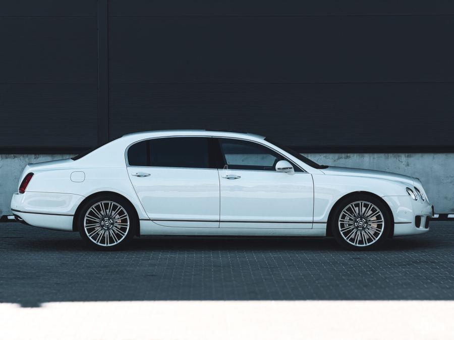 Balts Bentley continental-flying-spur 2010 Šauļi, ar dzinēja tilpumu 6.00 L un nobraukumu 32 tūkst. km par 36999 €, foto 17 vietnē AUTOMOTO.COM.LV
