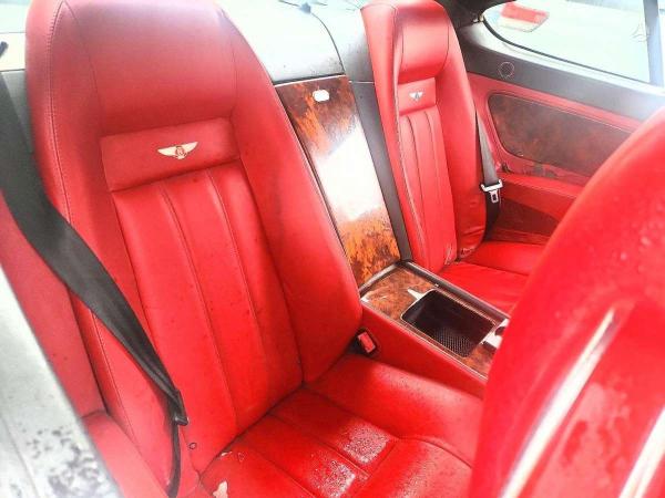 Pelēks Bentley Continental 2026 Panevēža, ar dzinēja tilpumu 6.00 L un nobraukumu 78 tūkst. km par 6000 €, foto 5 vietnē AUTOMOTO.COM.LV