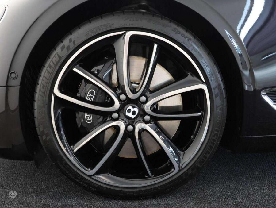 Melns Bentley continental-gt 2022 Tallina, ar dzinēja tilpumu 4.00 L un nobraukumu 8 tūkst. km par 209000 €, foto 18 vietnē AUTOMOTO.COM.LV