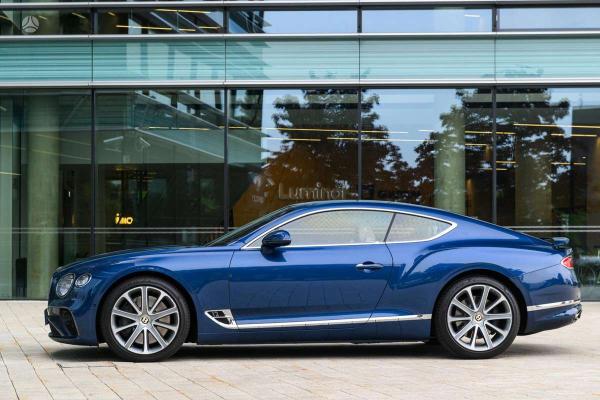 Blue Bentley continental-gt 2019 in Vilnius, with an engine capacity of 5.95 L and mileage of 78 thousand km for 132000 €, photo 2 on AUTOMOTO.COM.LV