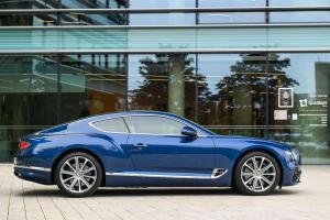 Blue Bentley continental-gt 2019 in Vilnius, with an engine capacity of 5.95 L and mileage of 78 thousand km for 132000 €, photo 7 on AUTOMOTO.COM.LV