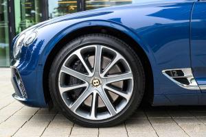 Blue Bentley continental-gt 2019 in Vilnius, with an engine capacity of 5.95 L and mileage of 78 thousand km for 132000 €, photo 10 on AUTOMOTO.COM.LV