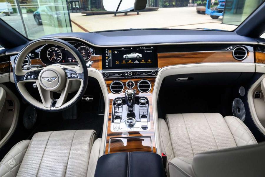 Blue Bentley continental-gt 2019 in Vilnius, with an engine capacity of 5.95 L and mileage of 78 thousand km for 132000 €, photo 19 on AUTOMOTO.COM.LV