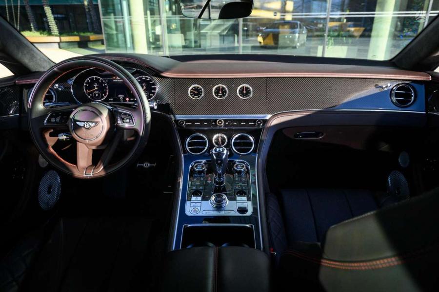 Pelēks Bentley continental-gt 2022 Viļņa, ar dzinēja tilpumu 4.00 L un nobraukumu 19 tūkst. km par 199000 €, foto 10 vietnē AUTOMOTO.COM.LV