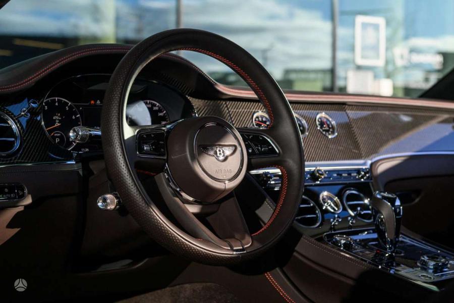 Pelēks Bentley continental-gt 2022 Viļņa, ar dzinēja tilpumu 4.00 L un nobraukumu 19 tūkst. km par 199000 €, foto 11 vietnē AUTOMOTO.COM.LV