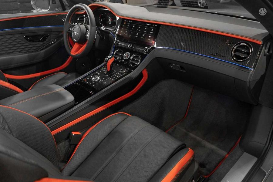 Pelēks Bentley continental-gt 2025 Rīga, ar dzinēja tilpumu 4.00 L un nobraukumu 1 tūkst. km par 309000 €, foto 12 vietnē AUTOMOTO.COM.LV
