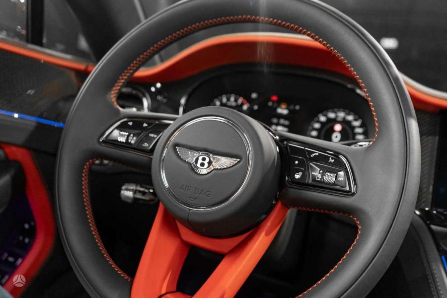 Pelēks Bentley continental-gt 2025 Rīga, ar dzinēja tilpumu 4.00 L un nobraukumu 1 tūkst. km par 309000 €, foto 20 vietnē AUTOMOTO.COM.LV