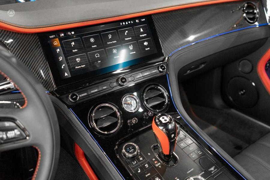 Pelēks Bentley continental-gt 2025 Rīga, ar dzinēja tilpumu 4.00 L un nobraukumu 1 tūkst. km par 309000 €, foto 24 vietnē AUTOMOTO.COM.LV