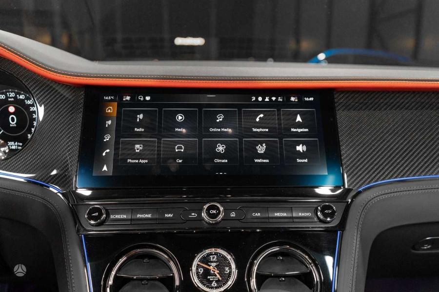 Pelēks Bentley continental-gt 2025 Rīga, ar dzinēja tilpumu 4.00 L un nobraukumu 1 tūkst. km par 309000 €, foto 25 vietnē AUTOMOTO.COM.LV