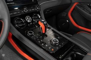 Pelēks Bentley continental-gt 2025 Rīga, ar dzinēja tilpumu 4.00 L un nobraukumu 1 tūkst. km par 309000 €, foto 31 vietnē AUTOMOTO.COM.LV