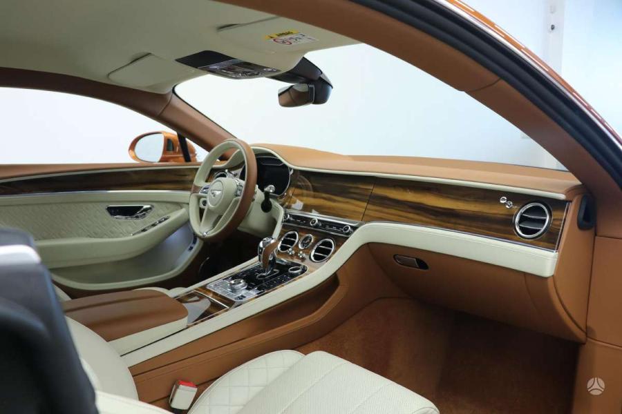 Orange Bentley continental-gt 2019 in Vilnius, with an engine capacity of 4.00 L and mileage of 61 thousand km for 129990 €, photo 11 on AUTOMOTO.COM.LV