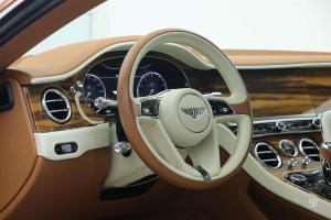 Orange Bentley continental-gt 2019 in Vilnius, with an engine capacity of 4.00 L and mileage of 61 thousand km for 129990 €, photo 19 on AUTOMOTO.COM.LV