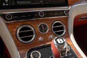 Sarkans Bentley continental-gt 2019 Viļņa, ar dzinēja tilpumu 5.95 L un nobraukumu 26 tūkst. km par 120000 €, foto 22 vietnē AUTOMOTO.COM.LV