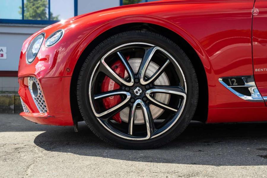 Sarkans Bentley continental-gt 2019 Viļņa, ar dzinēja tilpumu 5.95 L un nobraukumu 26 tūkst. km par 120000 €, foto 30 vietnē AUTOMOTO.COM.LV