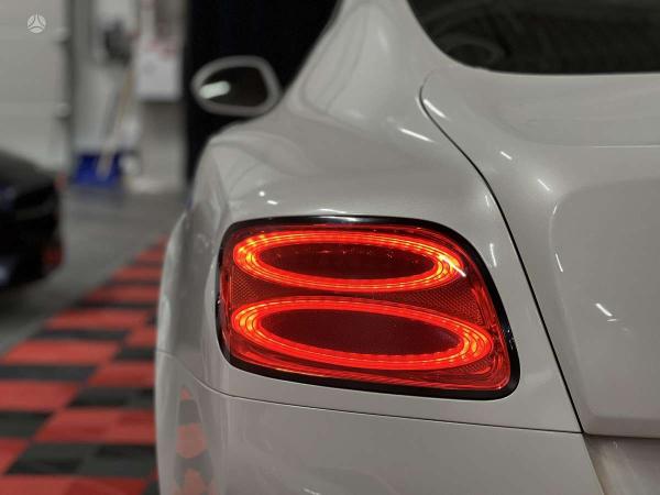 Balts Bentley continental-gt 2014 Viļņa, ar dzinēja tilpumu 6.00 L un nobraukumu 53 tūkst. km par 58990 €, foto 10 vietnē AUTOMOTO.COM.LV