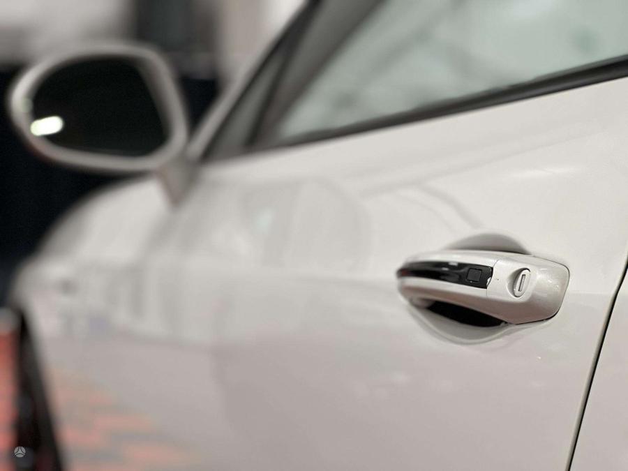 White Bentley continental-gt 2014 in Vilnius, with an engine capacity of 6.00 L and mileage of 53 thousand km for 52990 €, photo 15 on AUTOMOTO.COM.LV