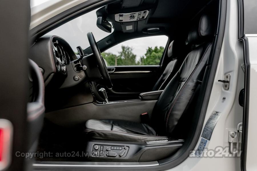 White Bentley Continental 2011 in Tallinn, with an engine capacity of 0.00 L and mileage of 29 thousand km for 34900 €, photo 16 on AUTOMOTO.COM.LV