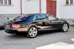 Melns Bentley flying-spur 2014 Tallina, ar dzinēja tilpumu 4.00 L un nobraukumu 6 tūkst. km par 84350 €, foto 3 vietnē AUTOMOTO.COM.LV
