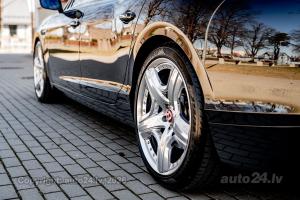 Melns Bentley flying-spur 2014 Tallina, ar dzinēja tilpumu 4.00 L un nobraukumu 6 tūkst. km par 84350 €, foto 13 vietnē AUTOMOTO.COM.LV