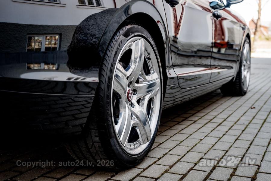 Melns Bentley flying-spur 2014 Tallina, ar dzinēja tilpumu 4.00 L un nobraukumu 6 tūkst. km par 84350 €, foto 24 vietnē AUTOMOTO.COM.LV