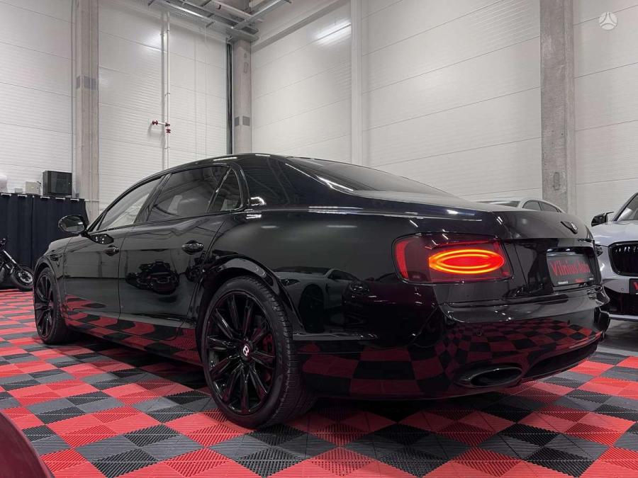 Melns Bentley flying-spur 2014 Viļņa, ar dzinēja tilpumu 6.00 L un nobraukumu 196 tūkst. km par 44999 €, foto 7 vietnē AUTOMOTO.COM.LV