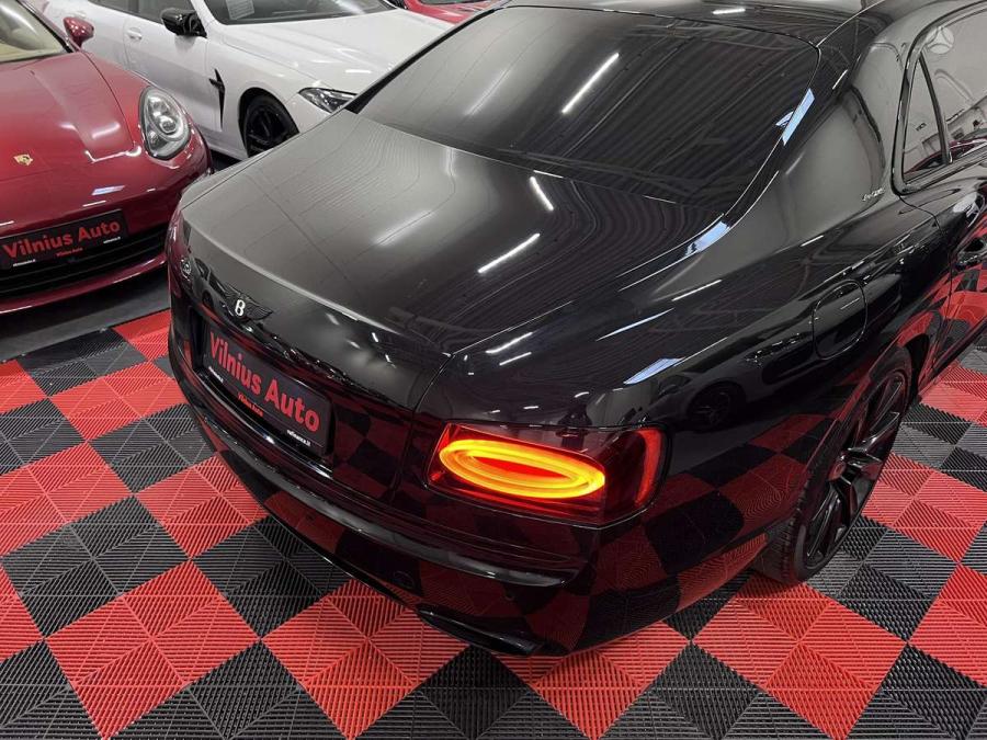 Melns Bentley flying-spur 2014 Viļņa, ar dzinēja tilpumu 6.00 L un nobraukumu 196 tūkst. km par 44999 €, foto 10 vietnē AUTOMOTO.COM.LV