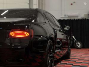 Melns Bentley flying-spur 2014 Viļņa, ar dzinēja tilpumu 6.00 L un nobraukumu 196 tūkst. km par 44999 €, foto 11 vietnē AUTOMOTO.COM.LV