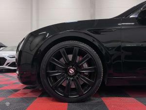 Melns Bentley flying-spur 2014 Viļņa, ar dzinēja tilpumu 6.00 L un nobraukumu 196 tūkst. km par 44999 €, foto 12 vietnē AUTOMOTO.COM.LV